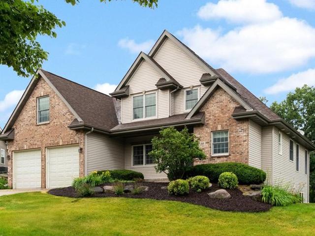 730 Greystone Ln, Middleton, WI 53562