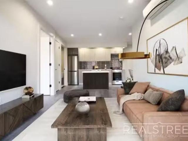 730 E. 32nd St, 4C, BROOKLYN, NY 11210