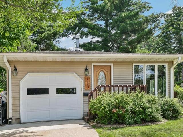 730 Meadow Ln, Reedsburg, WI 53959