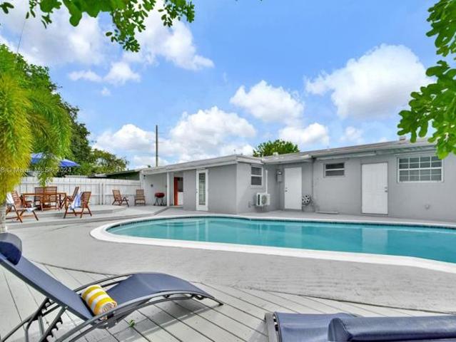 730 N 64th Ave, Hollywood, FL 33024