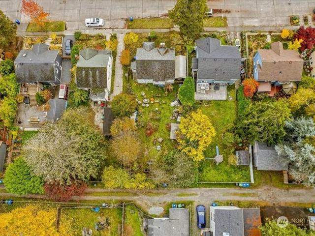 730 N 98th St, Seattle, WA 98103