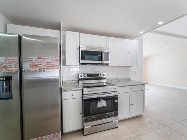 730 NW 214th Ave, Pembroke Pines, FL 33029