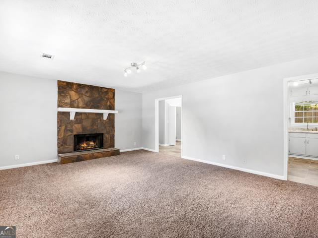 730 Shoreline Trail SE