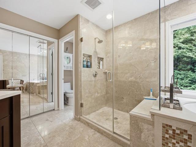 730 SW Regency Ter, Portland, OR 97225