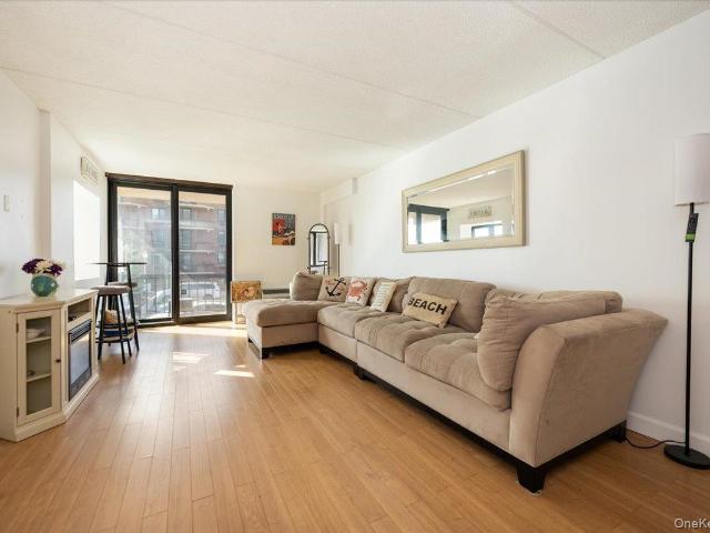 730 W Broadway 2J