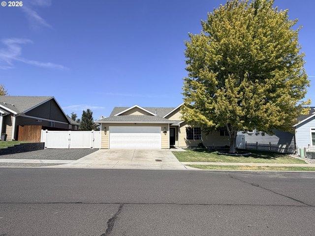 730 W Sandpiper Ave, Hermiston, OR 97838