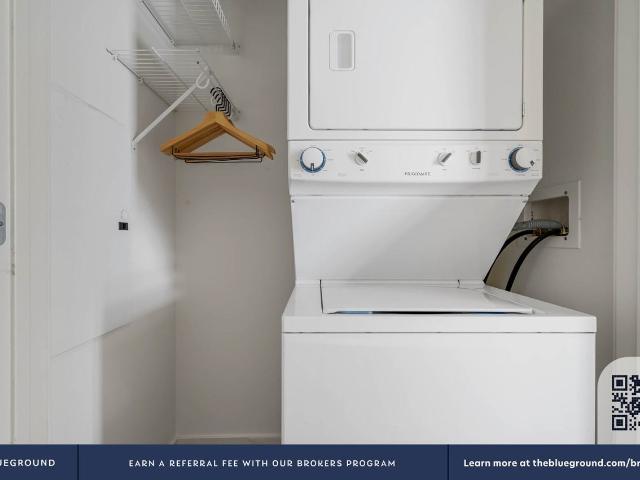 730 West Couch Place 1 Bedroom Apartment for Rent at 730 W Couch Pl #780, Chicago, IL 60661 Near West Side