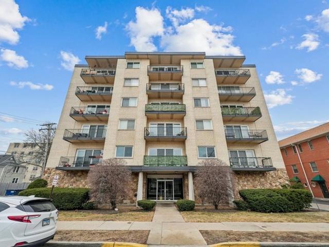 7314 Randolph St Apt 3D, Forest Park, IL 60130