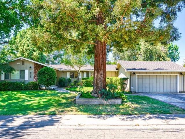 7315 Parkwoods Dr, Stockton, CA 95207
