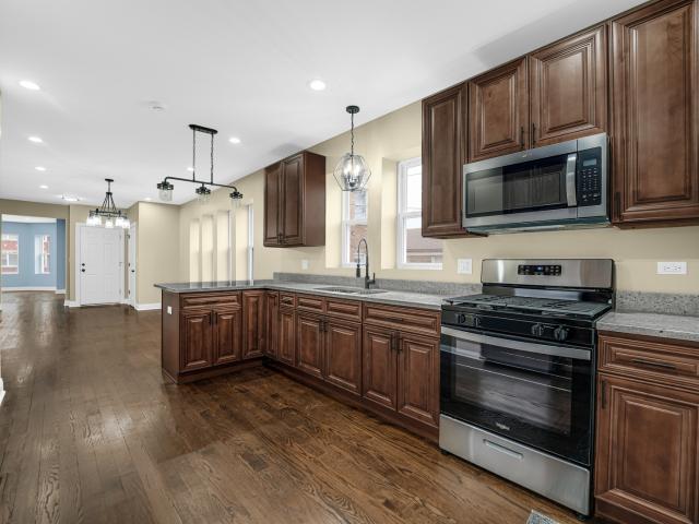 7316 S Rockwell St, Unit 3, Chicago, IL 60629 | MLS #12590 | Compass
