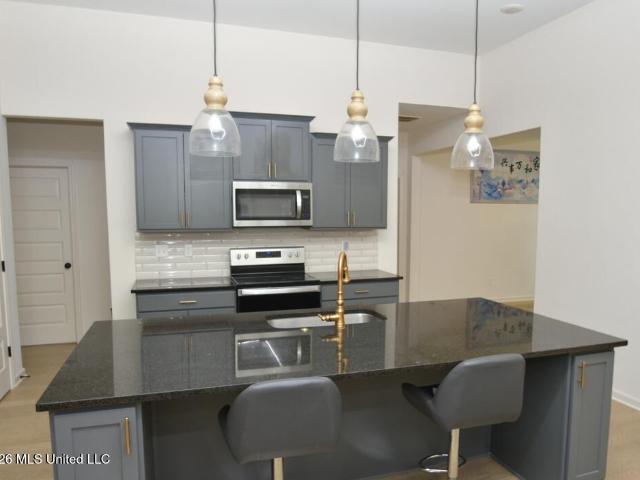 7318 Ellinwood Pass