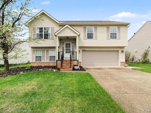 7318 Royal Troon Dr, Ypsilanti, MI 48197