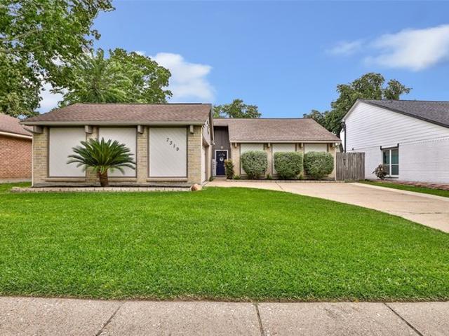 7319 Blanco Pines Dr, Humble, TX 77346