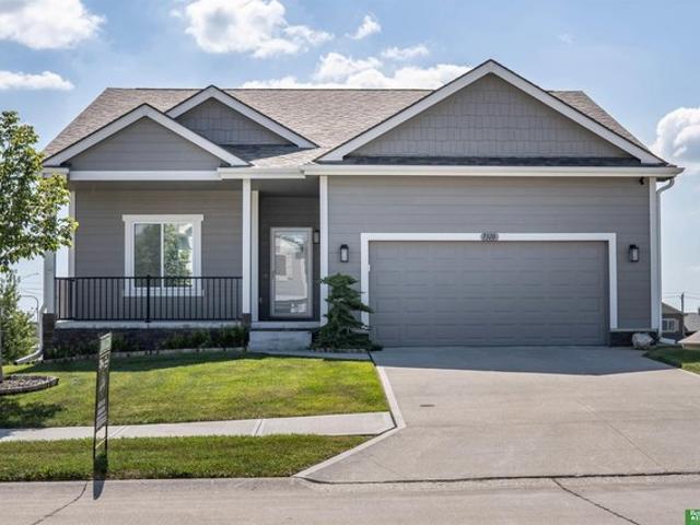 7310 N 167th St, Bennington, NE 68007