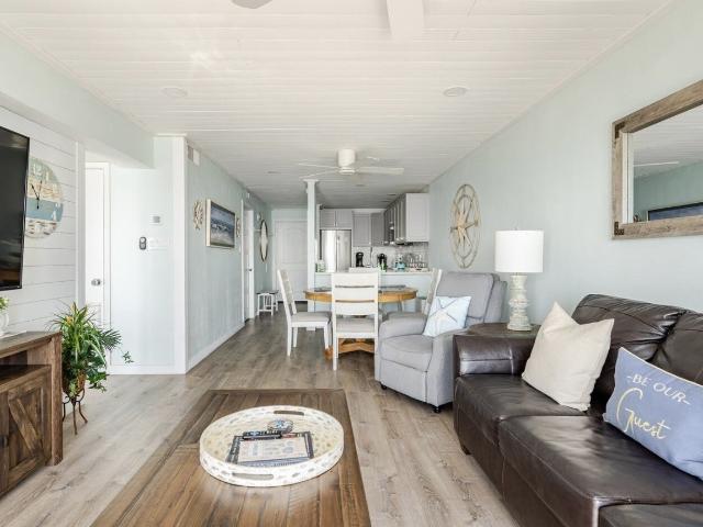 7310 Seawall Boulevard 806