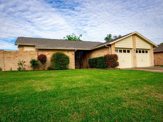 7310 Westbranch Dr, Houston, TX 77072 | MLS #37148
