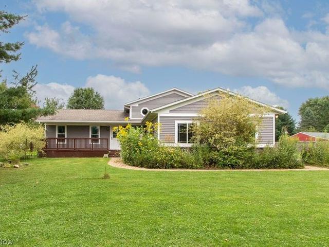 7311 Meadow View Dr, Seville, OH 44273