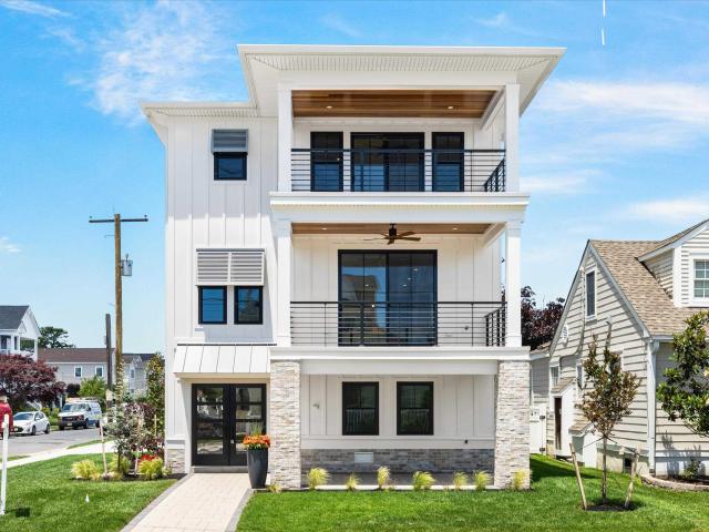 7311 Monmouth Ave