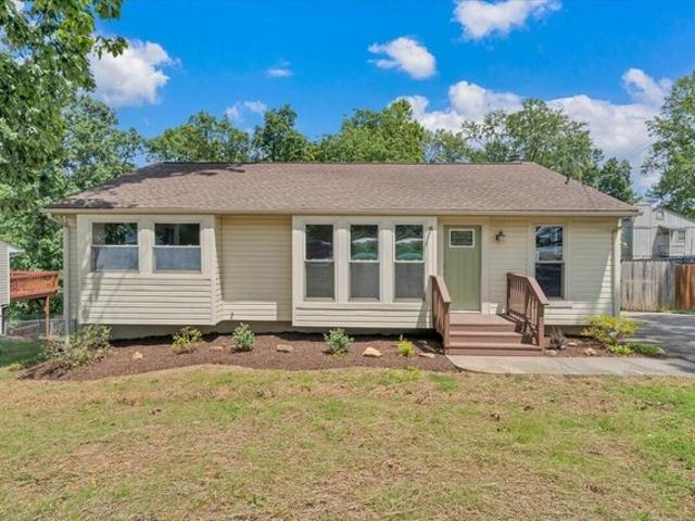 7311 Acorn Trl, Roanoke, VA 24019