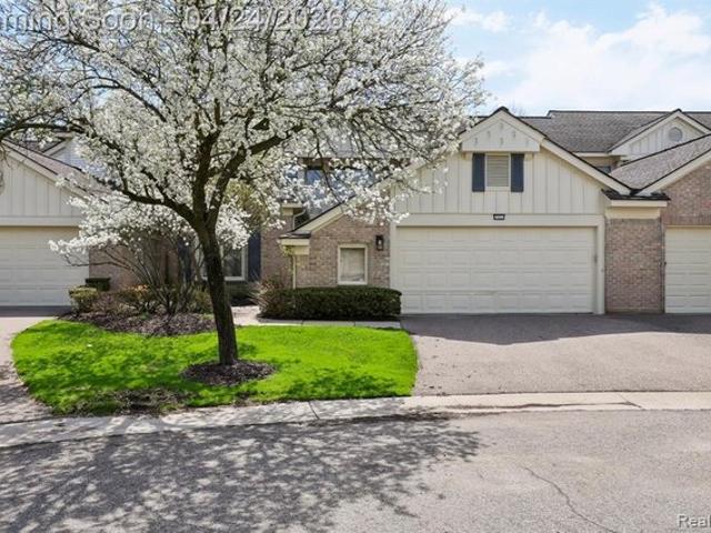 7311 Danbury Dr, West Bloomfield Township, MI 48322