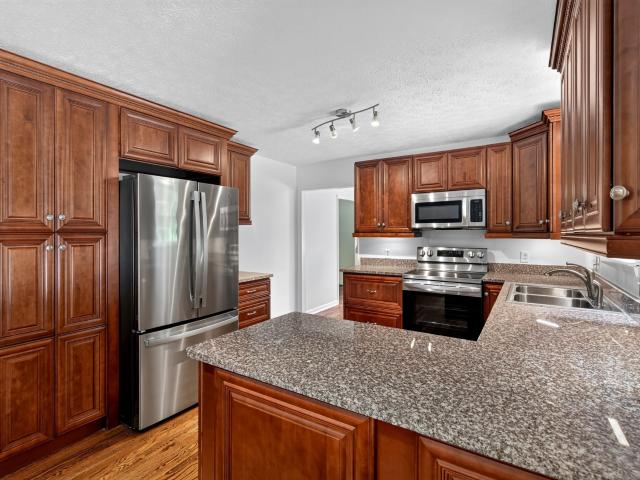 7311 Henry Dr