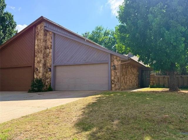 7311 Kings Manor Ct, Oklahoma City, OK 73132