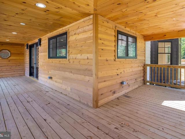 7311 Rockridge Road