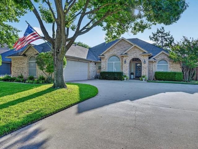 7312 Cottonwood Ct, North Richland Hills, TX 76182