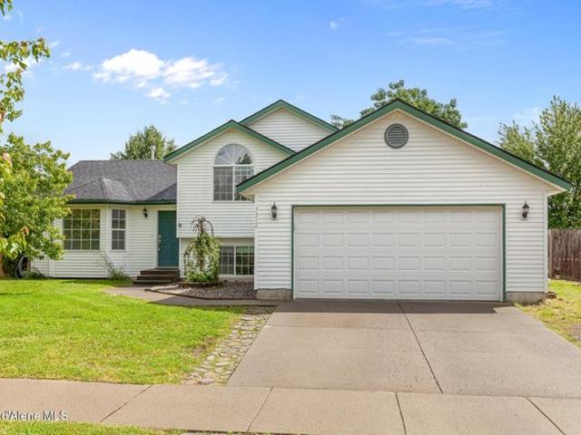 7312 W Macaw Ln, Rathdrum, ID 83858