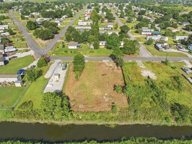 7313 N Flounder Dr, Lake Charles, LA 70605