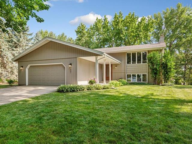 731 Birch Ln, Northfield, MN 55057