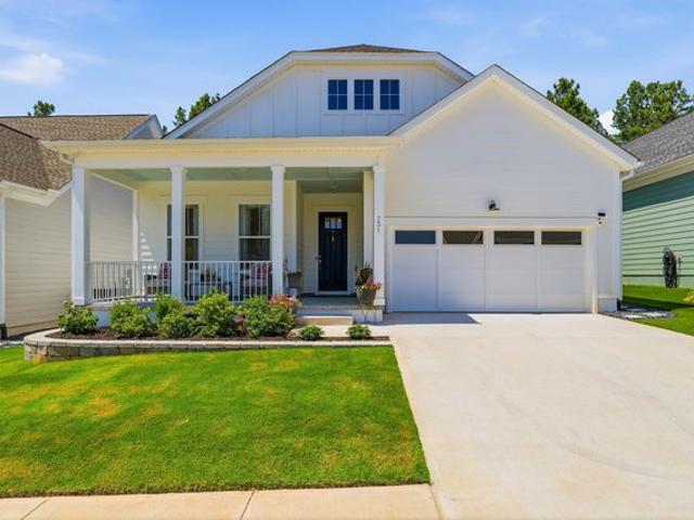 731 Glendon St, Greer, SC 29651