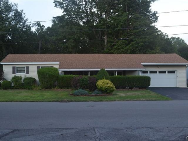 731 Deerfield Dr E, Utica, NY 13502