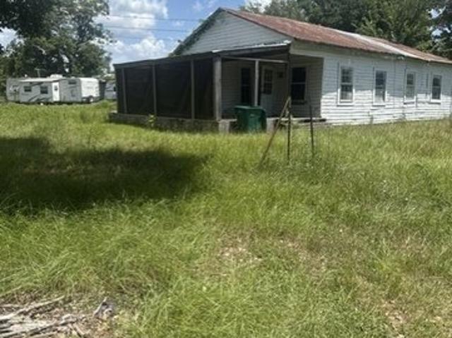 731 Dr Martin Luther King Dr, Montgomery, TX 77356