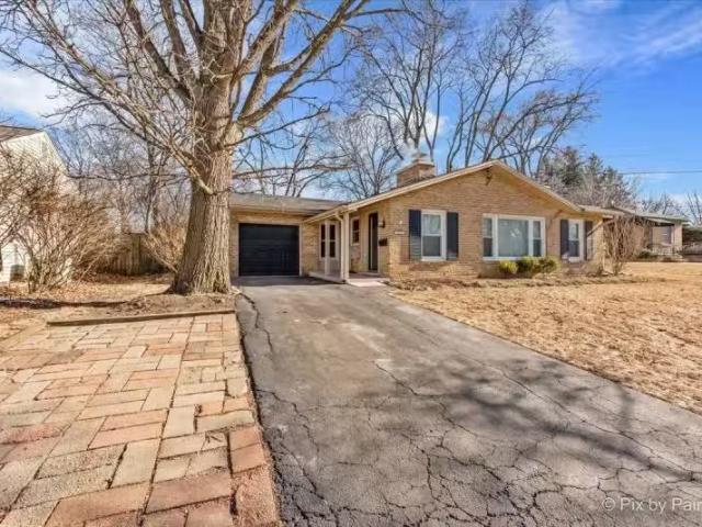 731 Dundee Avenue, Barrington, IL 60010