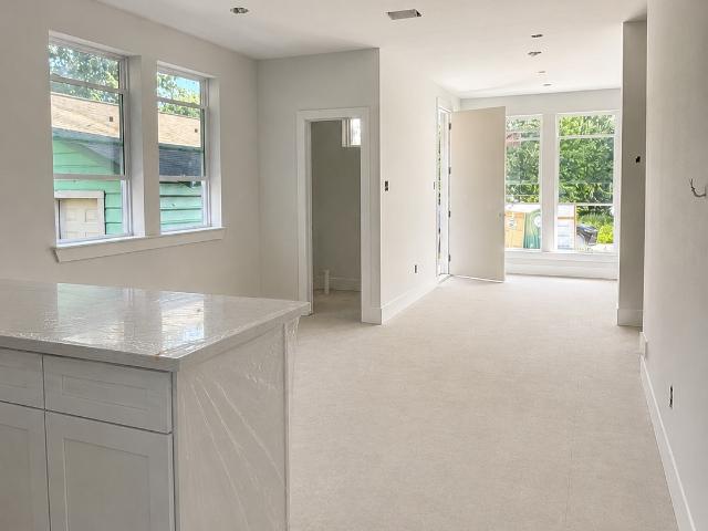 731 E 39th Street A/B