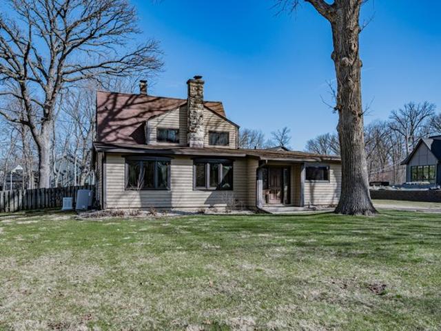 731 E Gartner Rd, Naperville, IL 60540