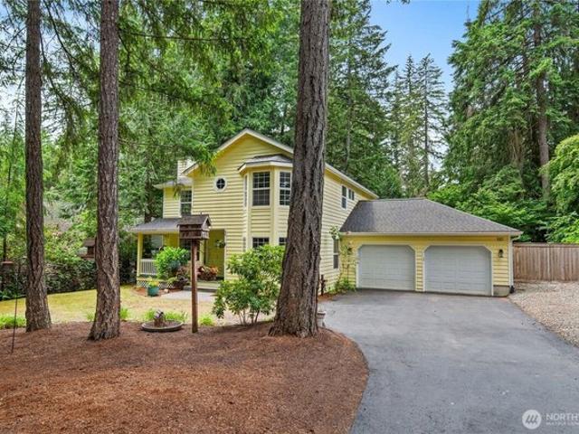 731 E Lakeshore Dr, Allyn, WA 98524