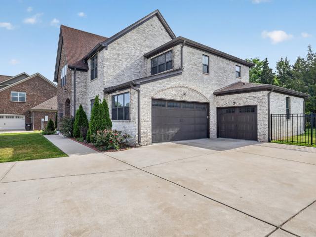 731 Orange Blossom Ct, Murfreesboro, TN 37130 | MLS #3183 | Compass