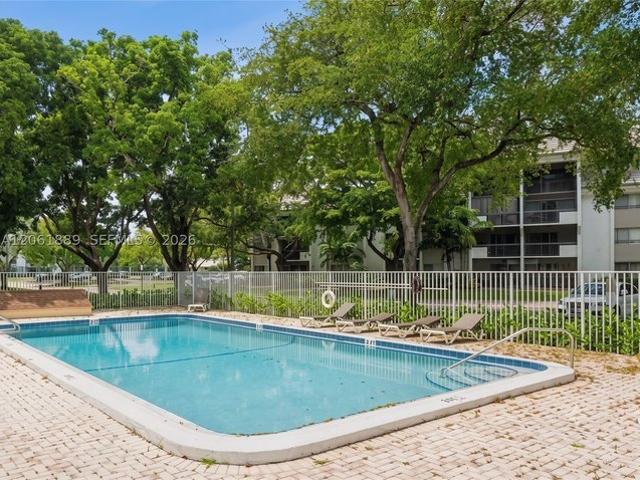 731 N Pine Island Rd Apt 102, Plantation, FL 33324
