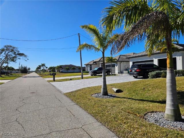 731 NW 38th Pl, Cape Coral, FL 33993 | MLS #2026005