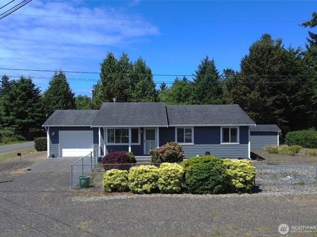 731 S Broadway St, Westport, WA 98595