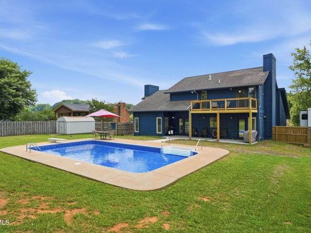 731 Redwood Dr, Mount Carmel, TN 37645