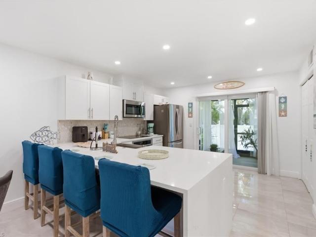731 W Elkcam Cir Unit A109, Marco Island, US, FL