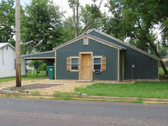731 W North St, Mountain Grove, MO 65711