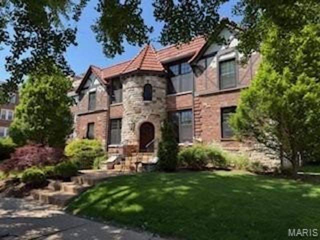 731 Westwood Dr Apt 1S, Clayton, MO 63105