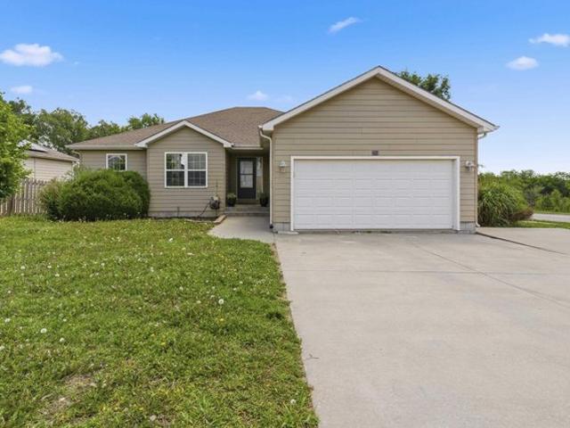731 Tall Grass Dr, Junction City, KS 66441