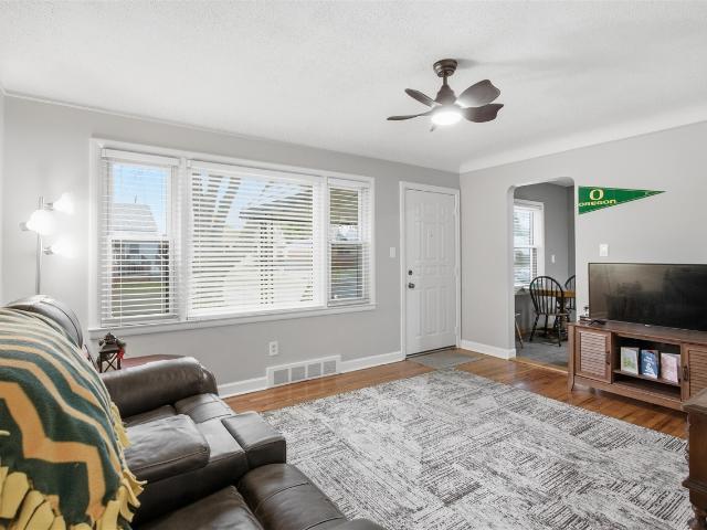 7324 Mckinley