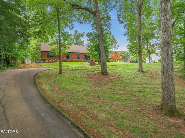 7324 Rotherwood Drive