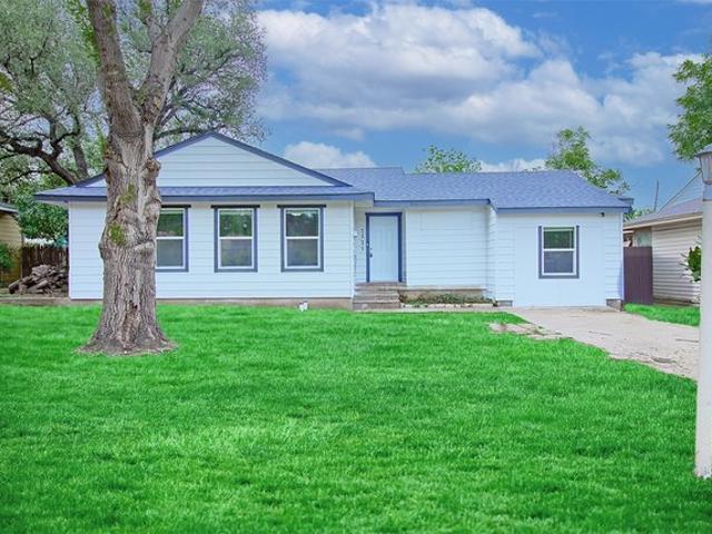 7325 Aberdeen Dr, Fort Worth, TX 76116